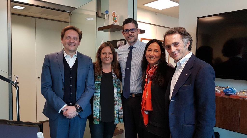 Charlando con Neil Palomba, Presidente de Costa Cruceros, en su oficina ...