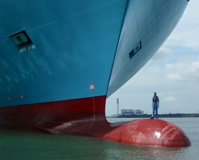 Qué es y qué función cumple el bulbo de proa que tienen los cruceros?