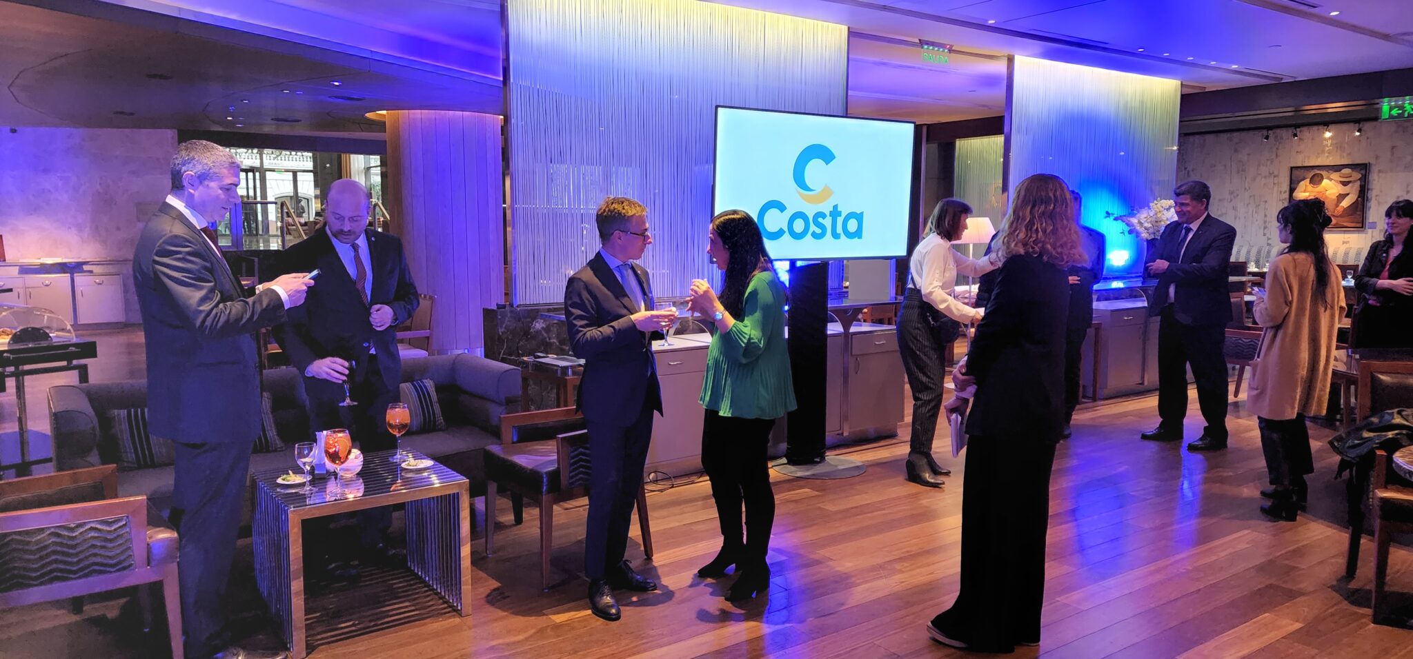 Visita a la Argentina de Roberto Alberti CCO de Costa Cruceros Global
